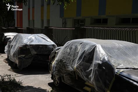 Радіо Пошукові роботи на місці удару російської ракети по 9 поверхівці в Соломянському районі