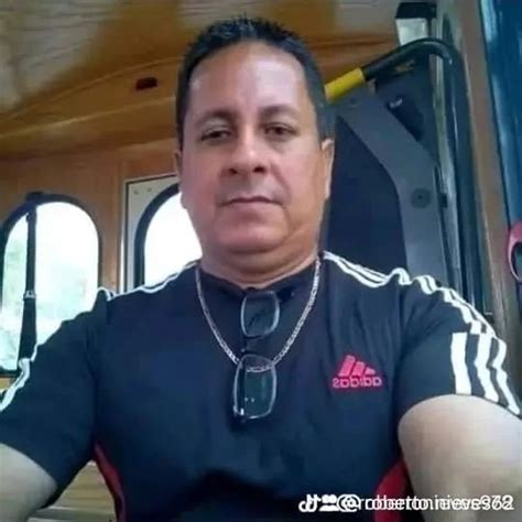 Roberto Nieves Rhino627761 • Threads Say More