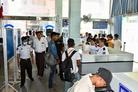 မူဆယ် ရွှေလီနယ်စပ် စစ်ဆေးရေးဂိတ်ဖြစ်သော နန်းတော်ဂိတ်တွင် နယ်စပ်ဖြတ်သန်းသွားလာရေး အဆင်ပြေစွာဆောင