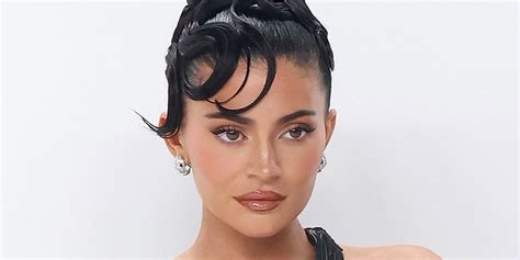 Kylie Jenner Is Shocked By The Face Aging Filter Hypebae