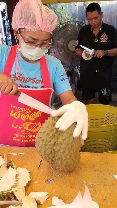 Duriman Master Cuts Durian At Amazing Speed Youtube