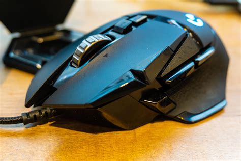 Logitech G502 Lightspeed Vs G502 Hero: What is the Difference? - The ...