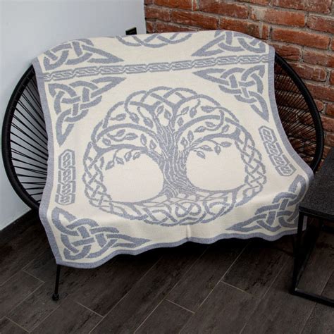 TREE OF LIFE TRINITY KNOT BLANKET TOLTKB Aran Islands Sweaters