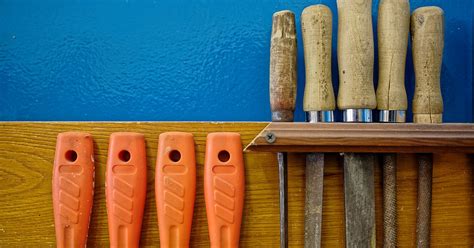 Tutorial How To Make A Chisel Rack Domestika