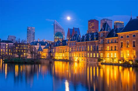 El Castillo De Binnenhof Paisaje Urbano Del Centro De La Haya En Los