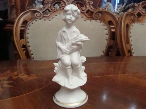 Статуэтка юноша с колосьями фарфор италия — ціна 1000 грн у каталозі Статуетки Купити товари для