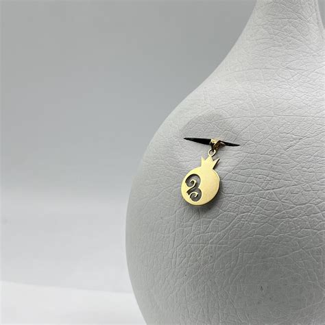 طلا و جواهر زرشاپ پلاک لیزری طرح انار کد ۱۳۹۹