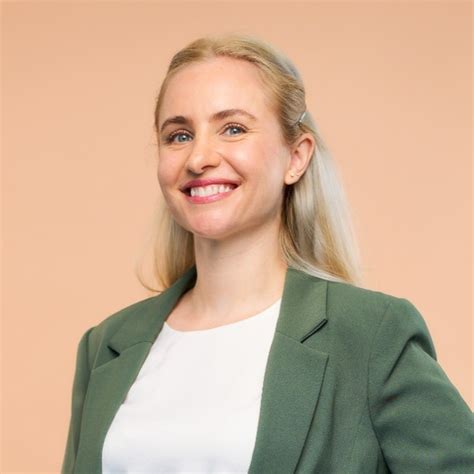 Leah Kossmann Lloyd Connect