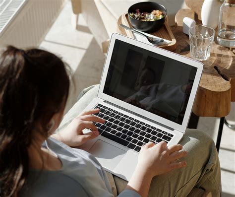 Email Detox How To Cut Your Cluttered Inbox In Half Without Missing A Thing Design Dash