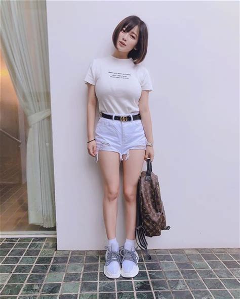 巨乳蘿莉逛街自拍 「邪惡視角」夾擊晃暈網友：胸比臉大 娛樂星聞 三立新聞網 Setncom