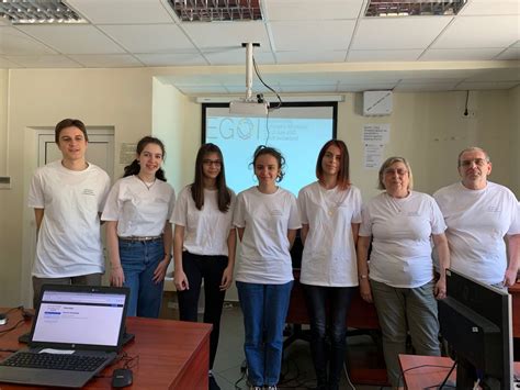 4 медала за България от Европейската олимпиада по информатика за момичета видео Mediabricks