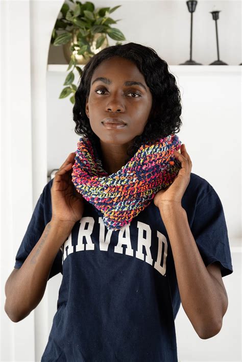 Eclipse Cowl Knit Lion Brand Yarn