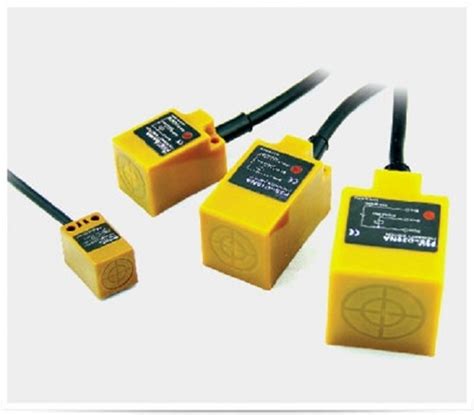 Lightweight Rectangular Standard Plastic P3s Series Proximity Sensor At