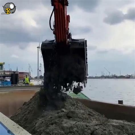 بیل مکانیکی هیتاچی فیلو