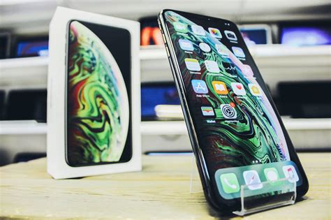 Где лучше покупать iPhone?
