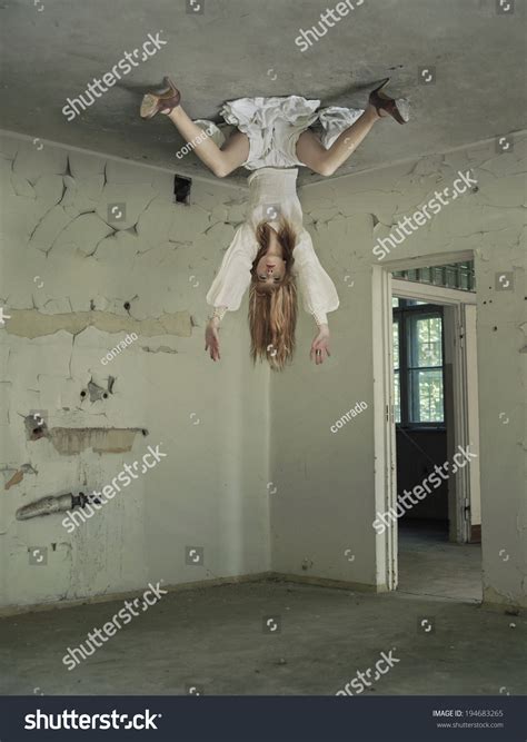 Categoría Gravity correction de fotos e ilustraciones de stock imágenes Shutterstock