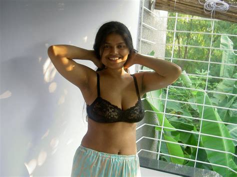 Full Masti Bollywood Sizzling Hot Desi Indian Aunties Spicy Pics