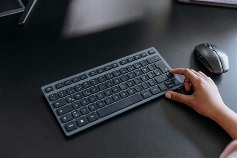 Cherry Kw 7100 Mini Bt Minimalistische Multi Device Tastatur Mit Fokus