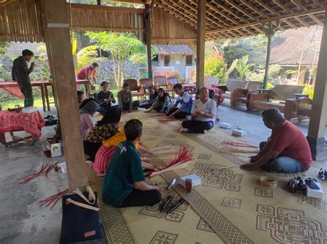 Implementation Of Chse In The Tourism And Creative Economy Sectors