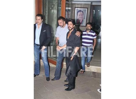 Shah Rukh Khan Visits Sanjay Dutt