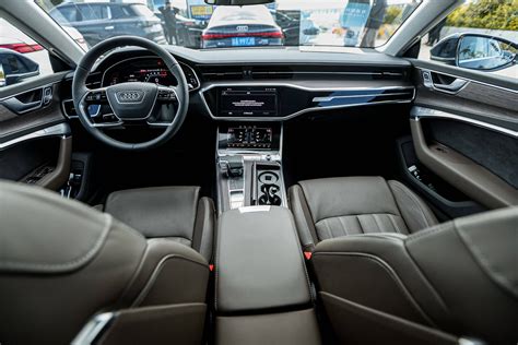 试驾 面对愈发“挑剔”的消费者 上汽奥迪a7l用户会是谁？ 搜狐汽车 搜狐网