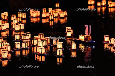灯篭流し 写真素材 4615524 フォトライブラリー photolibrary