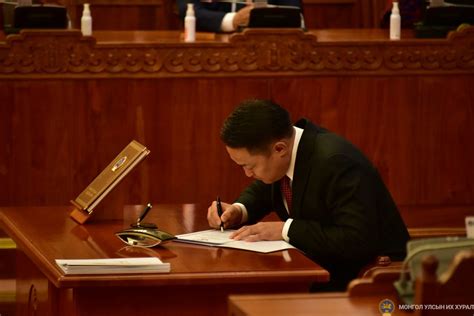 Шинээр томилогдсон Засгийн газрын гишүүд Улсын Их Хуралд тангараг өргөлөө