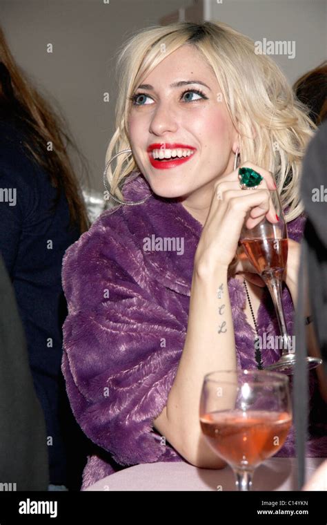 Jessica Origliasso Of The Veronicas Vip Beauty Bar Cocktail Party And