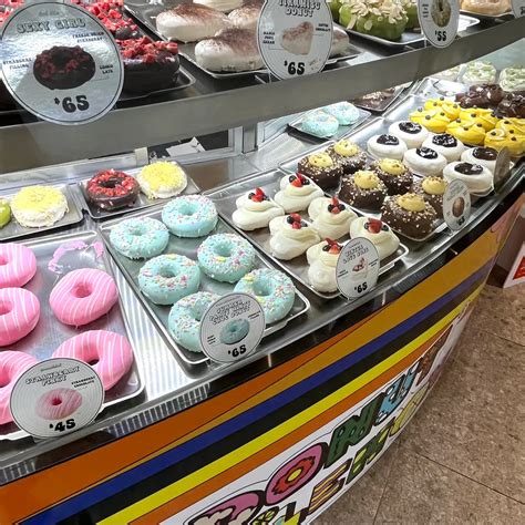 ˗ˏˋร้านโดนัทน่ารักๆใกล้สวนหลวงร 9 🍩🌷 ´ˎ˗ แกลเลอรีที่โพสต์โดย Pleumupup 💐 Lemon8