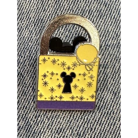 Disney Jewelry Walt Disney Tinkerbell Pad Lock Trading Pin Limited