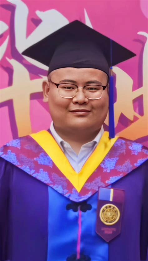 Yukun Zhou 周钰坤