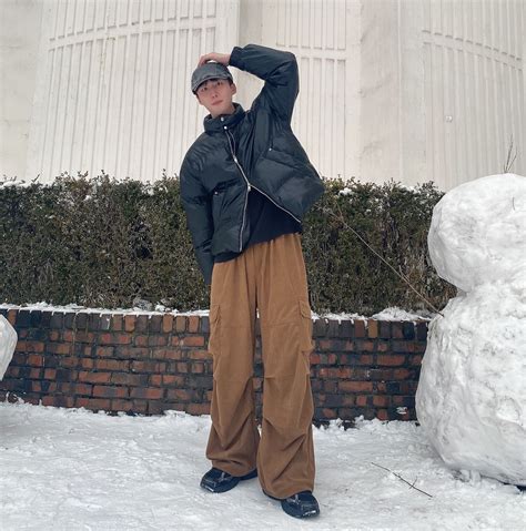 경준 힙한 셔츠와 힙한 바지 조합 못참지😎🔥 세븐셀라 빈티지 셔츠 디테일 대박이네요🔥 광고 무신사 세븐셀라 협찬 Ootd Ootdfashion