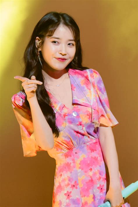 아이유 고화질 54장