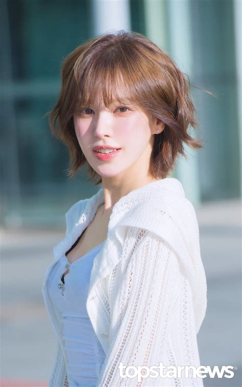 어제자 레전드 찍은 레드벨벳 웬디 출근길 유머 움짤 이슈 에펨코리아