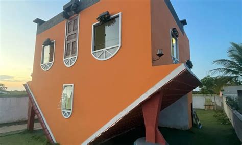 Casa De “cabeça Para Baixo” é Ponto Turístico Em Guriri Tribuna