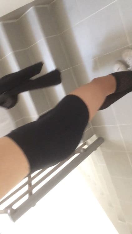 계단에서 동영상 찍었어요 ㅎㅎ 야노 ️ Tumbex