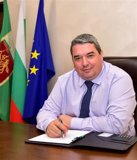 84 „златни двойки” получиха поздравителен адрес от кмета на Горна Оряховица за Деня на