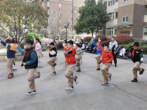 校园传真汉滨小学组织体育老师走进安火社区开展助学支教志愿服务活动 汉滨区人民政府
