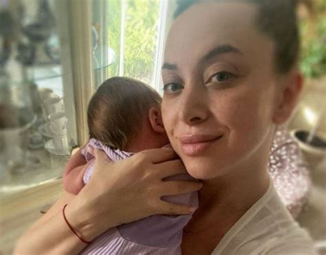 Фриске пережить смерть любимой сестры и в 36 впервые стать мамой