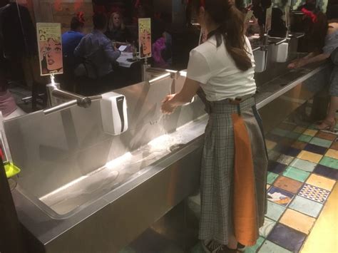 話題のダンシングクラブで豪快に蟹を食らい尽くせ