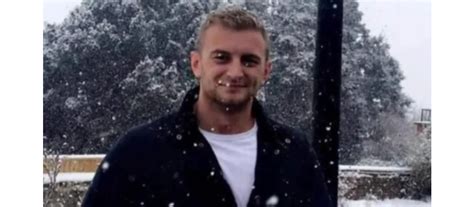 Menyedihkan Polisi Ini Tewas Gorok Leher Sendiri Saat Pesta