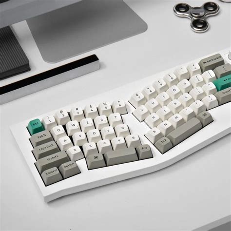 키크론 Q8 Pro Max 알루미늄 Rgb 핫스왑 영문각인 무선 블루투스 커스텀 기계식 키보드 앨리스 인체공학 사무실 사무용 감도 깊은 취향 셀렉트샵 29cm