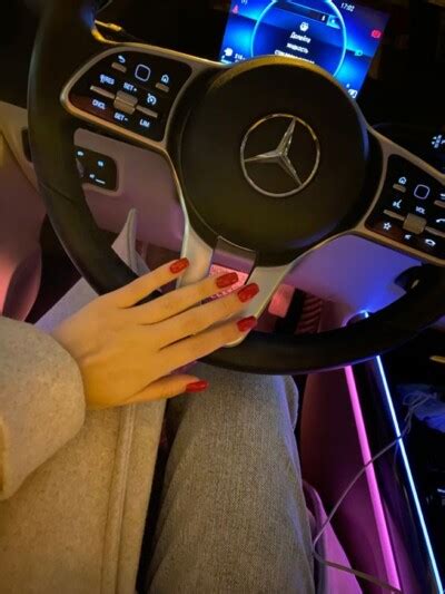 صور ايد بنت ماسكة دركسيون سيارة Full Hd إمبراطورية الصور