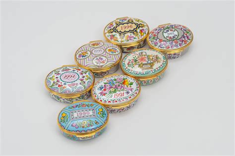 ハルシオン・デイズと4つのロイヤルワラント｜ブランド食器買取のセレクターズ
