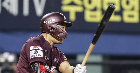 39세 키움 이용규 940일 만에 홈런통산 2100안타 달성