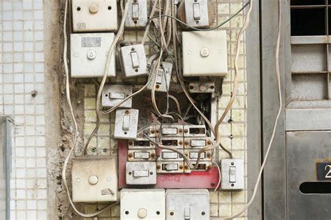 Safety Switches Vs Circuit Breakers Do You Know The Difference