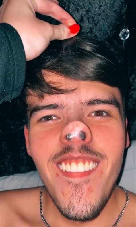 Nose Tape En Anglais