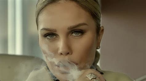 نيكول سابا تكشف تفاصيل خلافها مع إليسا فيديو