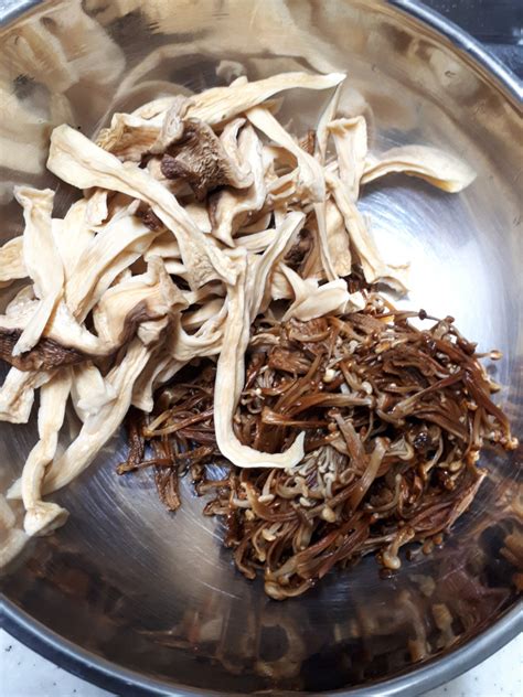 쫄깃하게 맛있는 말린새송이말린황금팽이버섯볶음