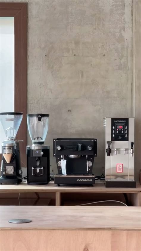 에프에프투투프로젝트 창원커피머신 창원카페창업 창원 Sca 대형카페는 이렇게 만들어야합니다 영상 속 디테일 참고 ️ 바테이블 제작 문의 Dm ️ 대형카페